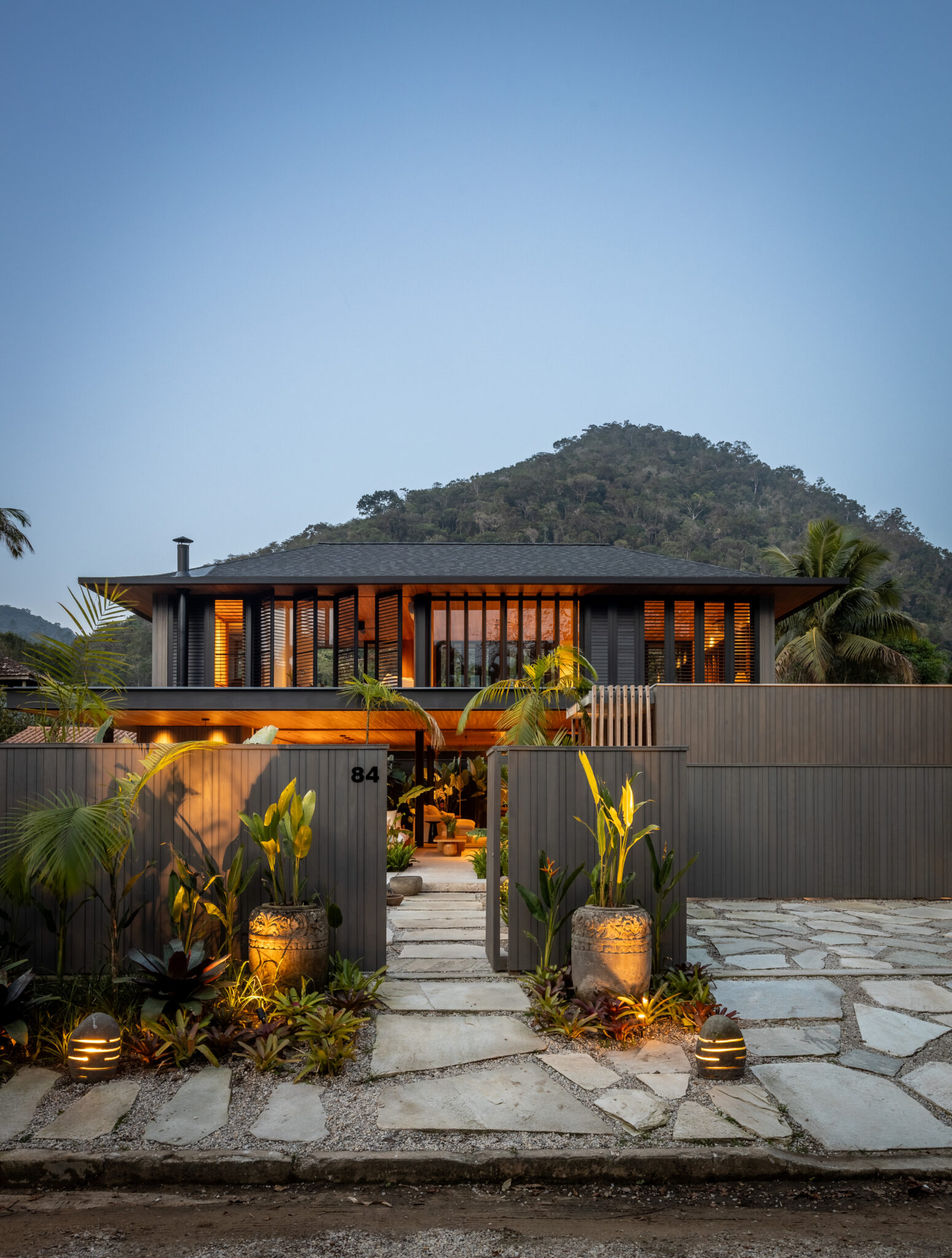 Architectural tranquility in the heart of a tropical landscape | Family ...